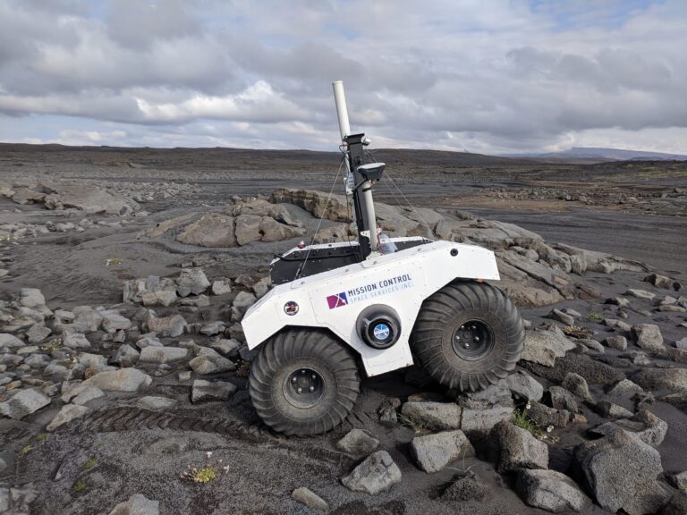 CANADIAN LUNAR ROVER: PHASE A - Mission Control